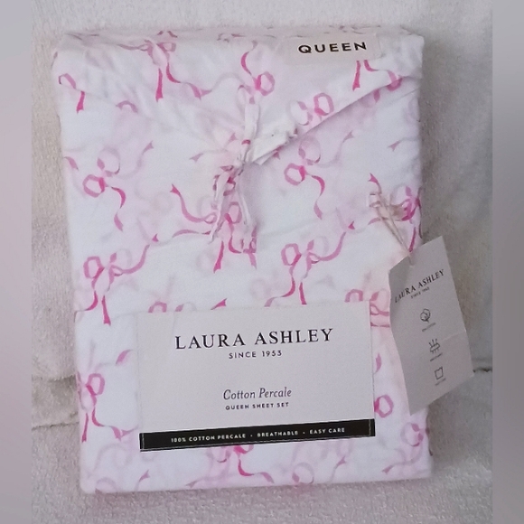Laura Ashley | Bedding | Laura Ashley Trailing Bows Pink And White ...